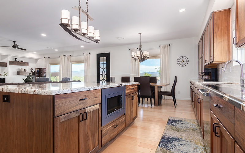 Semi-Custom Starmark Cabinets in a Beautiful North Phoenix