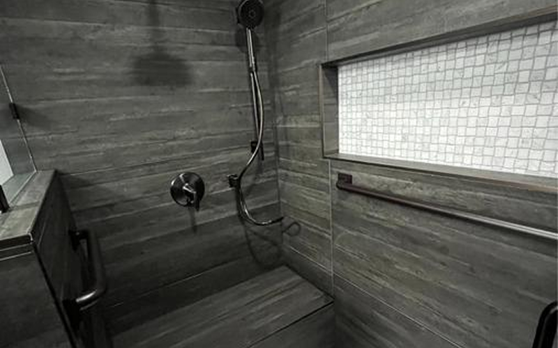 Stylish Bathroom Remodel in Sun City, AZ - TraVek